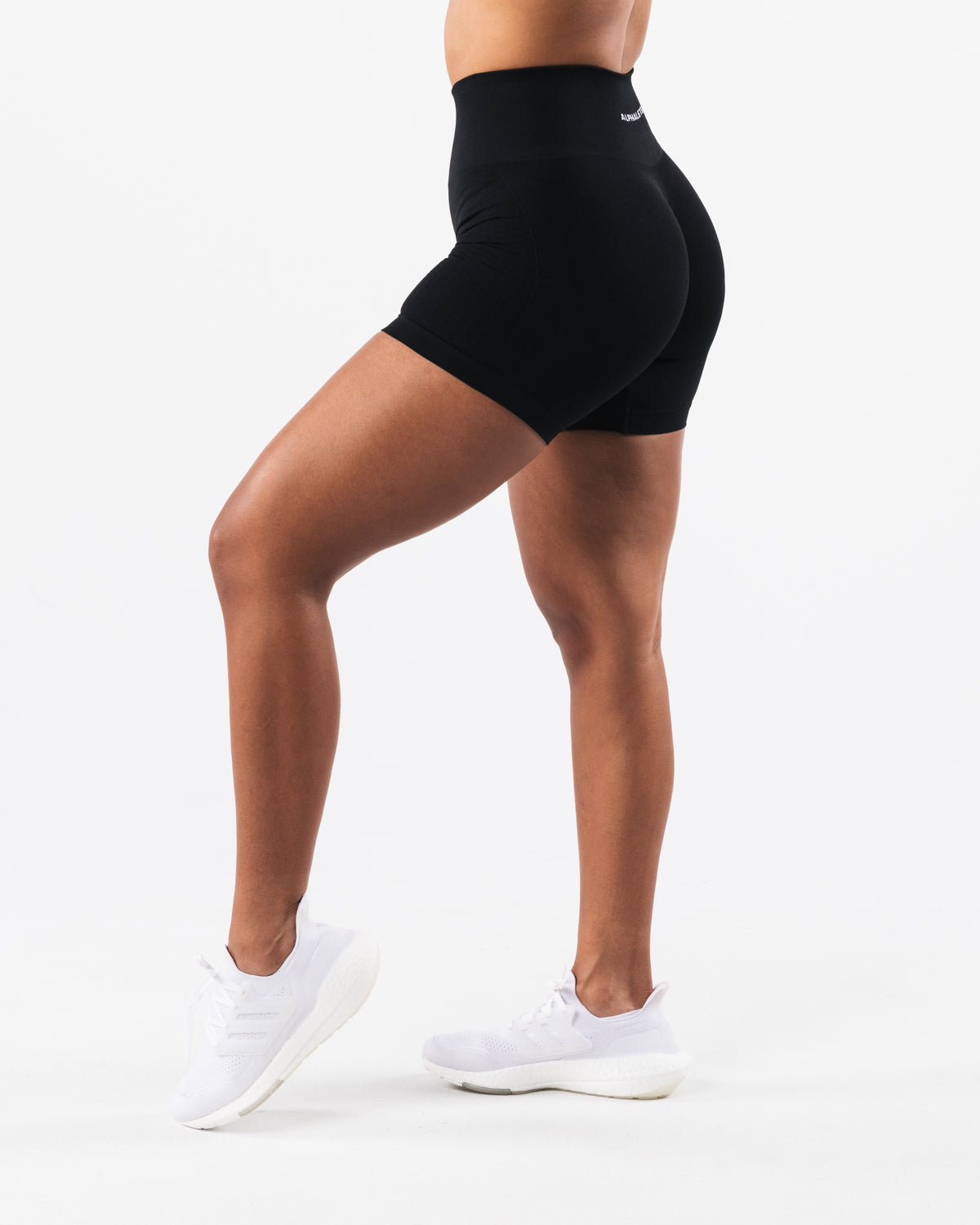Amplify Contour Short 5" - Black – Alphalete Athletics