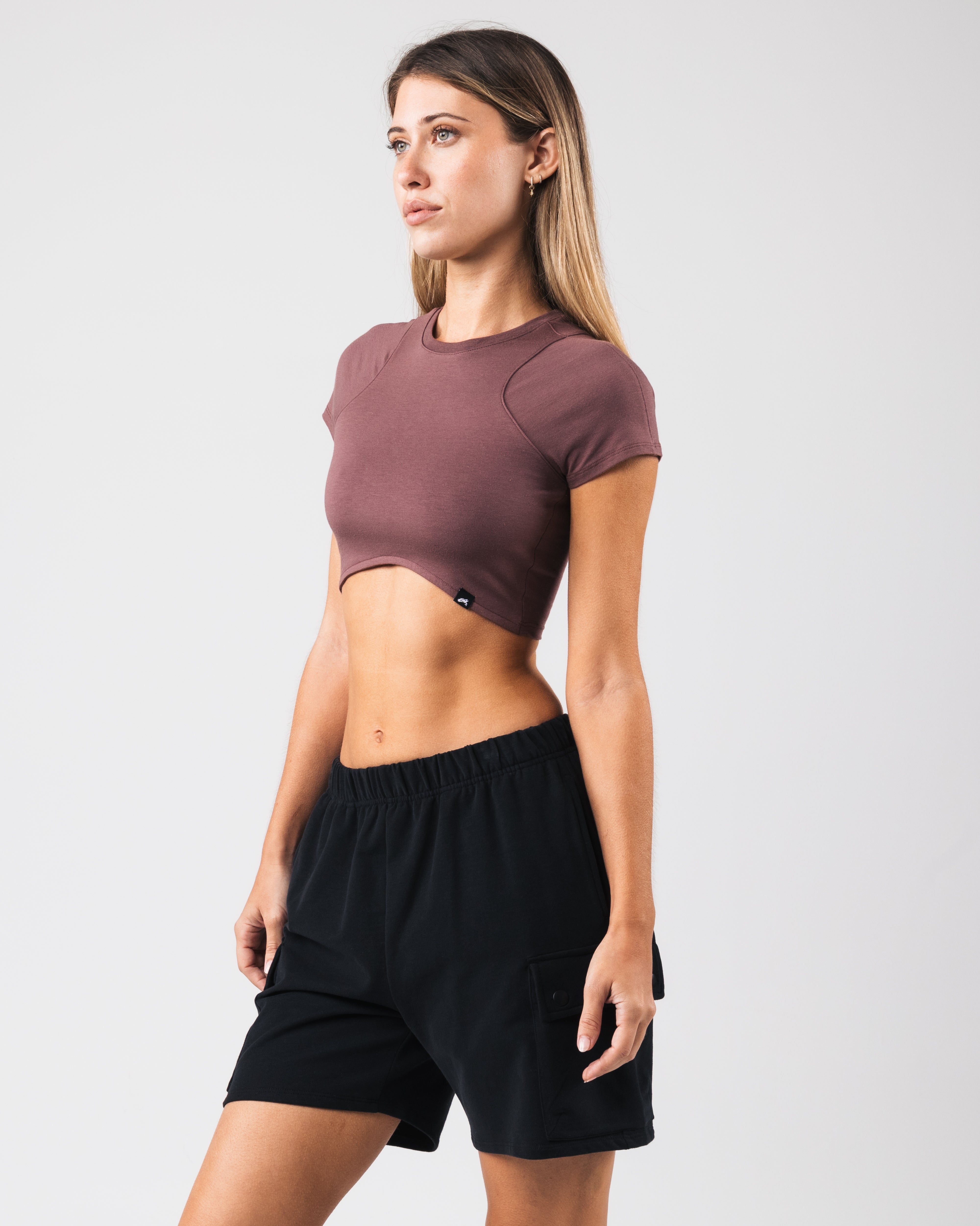 Angled Crop Tee - Sugar – Alphalete Athletics